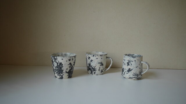 白化粧マグ240ml【89】 | iichi 日々の暮らしを心地よくするハンドメイドやアンティークのマーケットプレイス