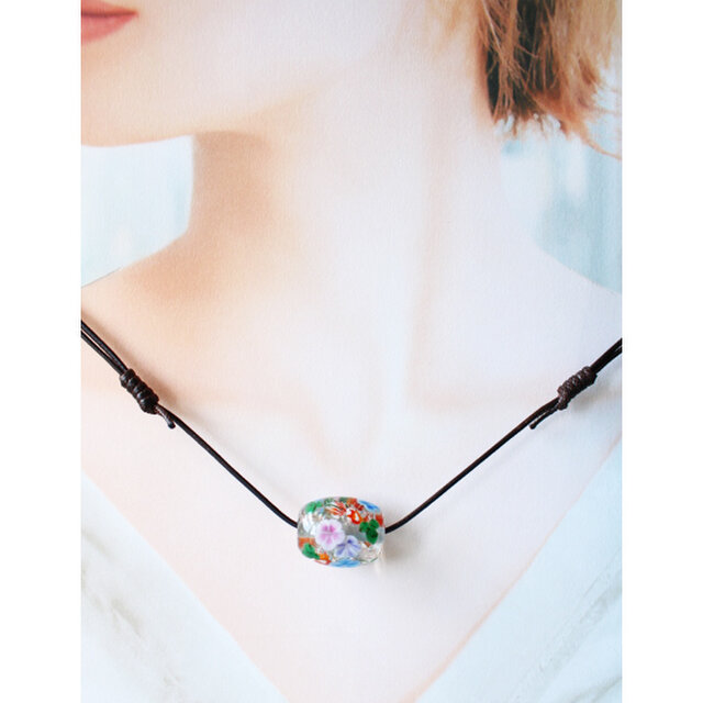 朝顔と金魚のとんぼ玉（ガラス玉）泡入り | iichi 日々の暮らしを心地よくするハンドメイドやアンティークのマーケットプレイス