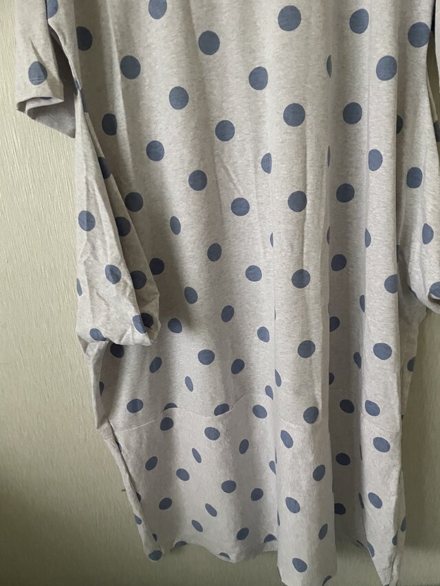 ドットバルーンワンピース オフ×青M～L | iichi 日々の暮らしを心地よくするハンドメイドやアンティークのマーケットプレイス