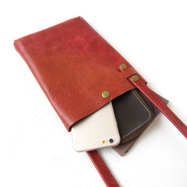 《牛革》2WAY～スリムサコッシュ・シュリンクレザー・レッド×オレンジ・027 | iichi 日々の暮らしを心地よくするハンドメイドやアンティークのマーケットプレイス