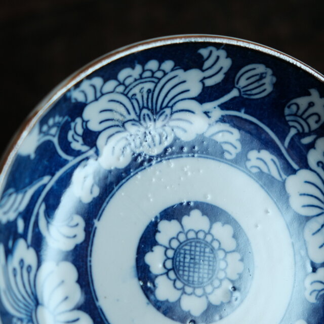 花とリーフ 青で素敵。印判小皿 骨董・antiques 古道具 古民家 丁寧な暮らしに。明治期〜大正期 | iichi 日々の暮らしを心地よくするハンドメイドやアンティークのマーケットプレイス