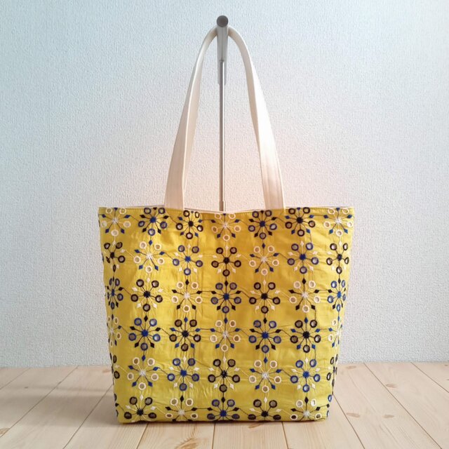 【サマーセール】刺繍レース A4対応☆幾何学柄のファスナーポケット付きトートバッグ 大きめ ライム 762 | iichi 日々の暮らしを心地よくするハンドメイドやアンティークのマーケットプレイス