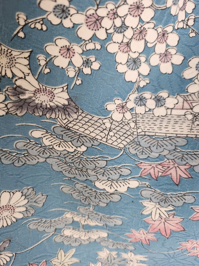 小紋リメイク襟元ギャザーブラウス | iichi 日々の暮らしを心地よくするハンドメイドやアンティークのマーケットプレイス