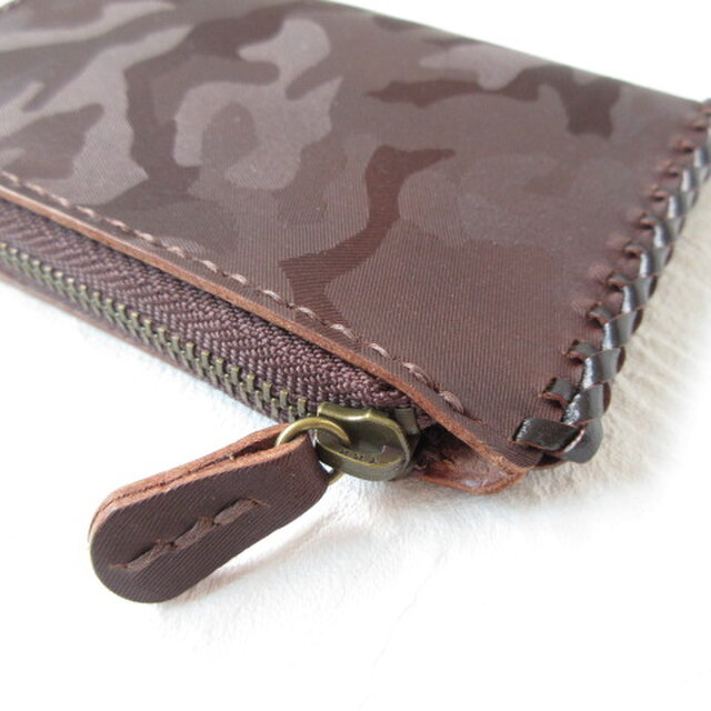 《牛革》L字ファスナー・コインケース・スリムタイプ・ダークブラウン迷彩・0002 | iichi 日々の暮らしを心地よくするハンドメイドやアンティークのマーケットプレイス