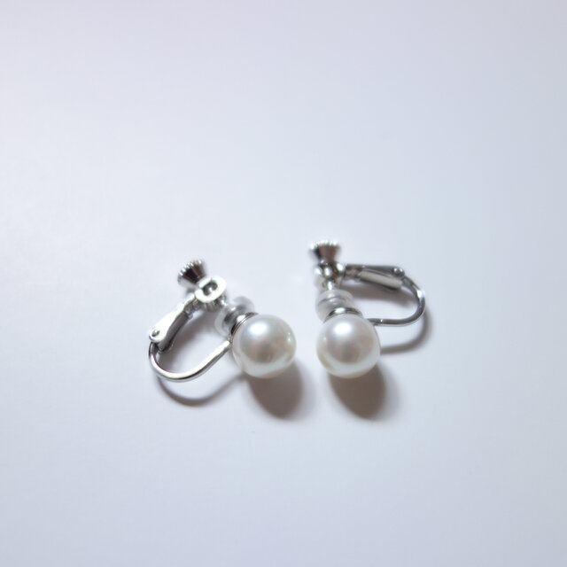 あこや本真珠8mmイヤリング シルバー | iichi 日々の暮らしを心地よくするハンドメイドやアンティークのマーケットプレイス
