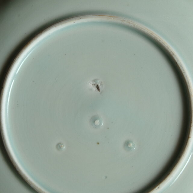 素朴で可愛い 伊万里 花文染付七寸中皿 骨董/antiques 器 丁寧な暮らしに。江戸末期【ニュー有り】 | iichi 日々の暮らしを心地よくするハンドメイドやアンティークのマーケットプレイス