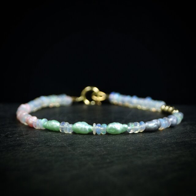 [NY] オパールのブレスレット | iichi 日々の暮らしを心地よくするハンドメイドやアンティークのマーケットプレイス