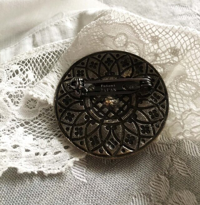 フランスアンティークボタン・楽器ブローチ | iichi 日々の暮らしを心地よくするハンドメイドやアンティークのマーケットプレイス