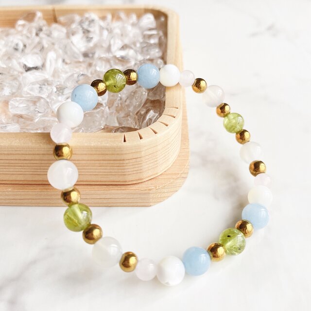 【再販6点以上】妊活・幸せな結婚生活へ導く ペリドット・マザーオブパール・アクアマリン 天然石ブレスレット No312 | iichi 日々の暮らしを心地よくするハンドメイドやアンティークの ...