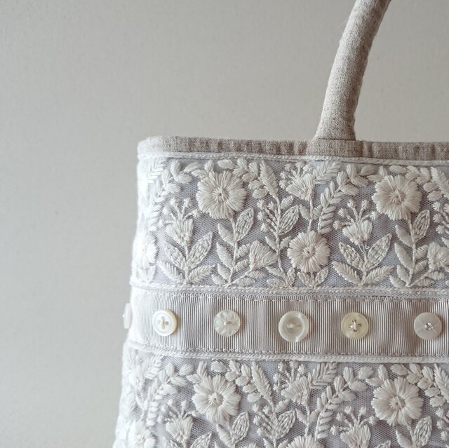 indian ribbon & button linen tote | iichi 日々の暮らしを心地よくするハンドメイドやアンティークのマーケットプレイス
