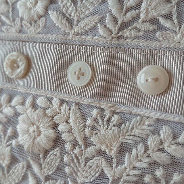 indian ribbon & button linen tote | iichi 日々の暮らしを心地よくするハンドメイドやアンティークのマーケットプレイス