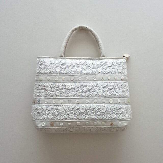 indian ribbon & button linen tote | iichi 日々の暮らしを心地よくするハンドメイドやアンティークのマーケットプレイス