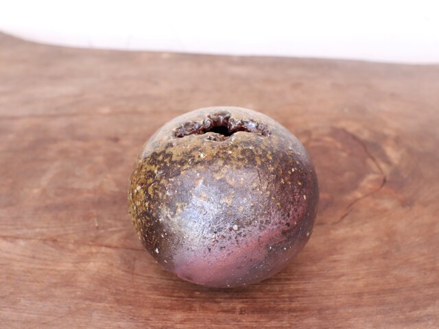 備前焼 一輪差し(たま) h2-119 | iichi 日々の暮らしを心地よくするハンドメイドやアンティークのマーケットプレイス