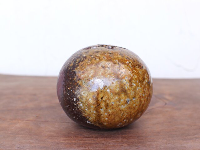 備前焼 一輪差し(たま) h2-119 | iichi 日々の暮らしを心地よくするハンドメイドやアンティークのマーケットプレイス