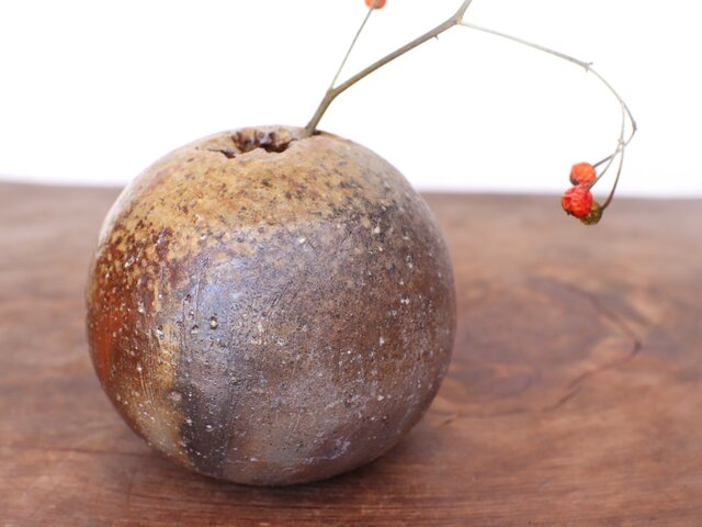 備前焼 一輪差し(たま) h2-119 | iichi 日々の暮らしを心地よくするハンドメイドやアンティークのマーケットプレイス