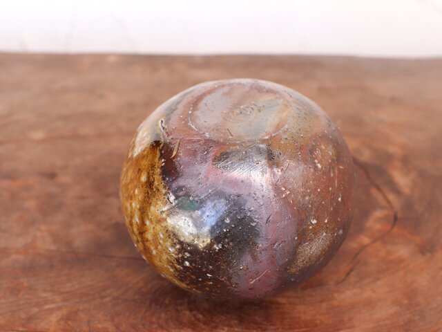 備前焼 一輪差し(たま) h2-119 | iichi 日々の暮らしを心地よくするハンドメイドやアンティークのマーケットプレイス