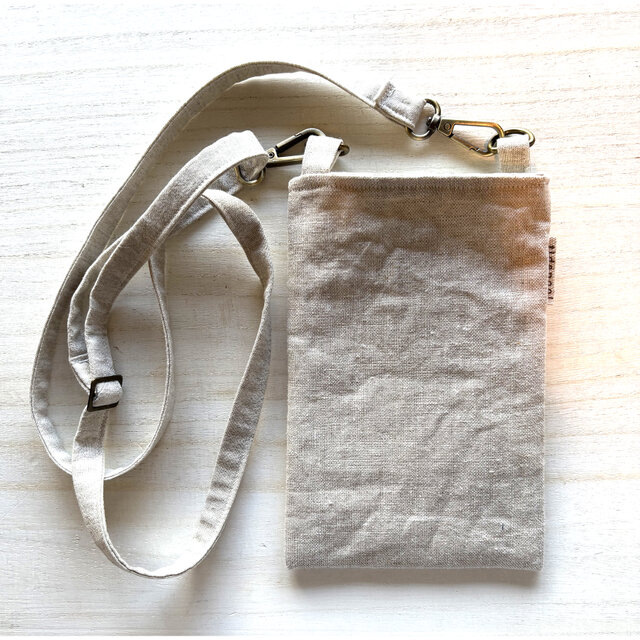 白っぽいリネン・シンプルスマホショルダーB | iichi 日々の暮らしを心地よくするハンドメイドやアンティークのマーケットプレイス