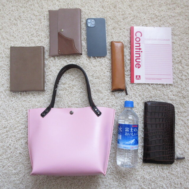 NEWライン♪《牛革》ロングハンドル・底マチワイド・一枚革のミニトート・0605 | iichi 日々の暮らしを心地よくするハンドメイドやアンティークのマーケットプレイス