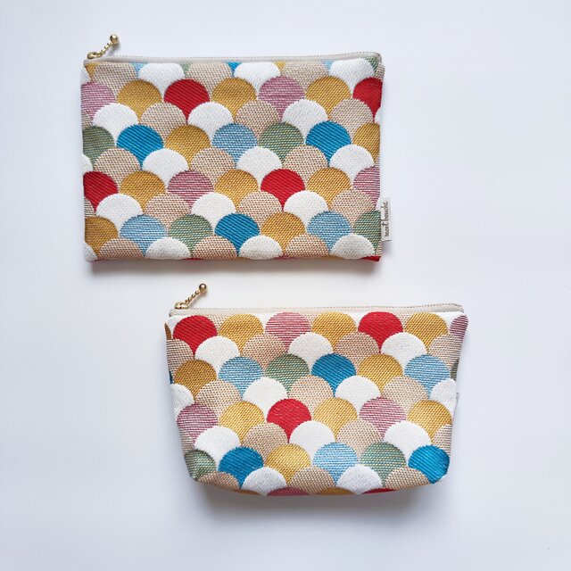 mont bouche フランス生地のマーメイドポーチ（L） | iichi 日々の暮らしを心地よくするハンドメイドやアンティークのマーケットプレイス