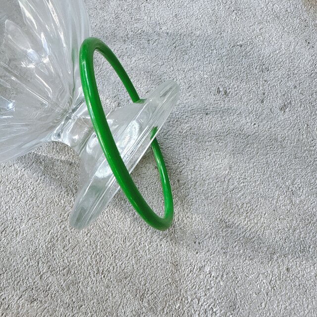 B158-ヴィンテージブレスレット U.S.A. 1960〜70s Green Acrylic Bracelet | iichi 日々の暮らしを心地よくするハンドメイドやアンティークの ...