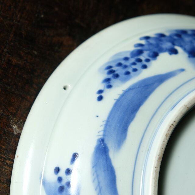 【サマー特価¥9800→¥5000】鮮やかな青で素敵 伊万里 花文線描き染付十寸大平鉢 骨董・antiques 江戸期 | iichi 日々の暮らしを心地よくするハンドメイドやアンティークの ...