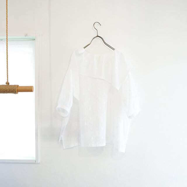asymmetric big collar blouse (white dot) | iichi 日々の暮らしを心地よくするハンドメイドやアンティークのマーケットプレイス