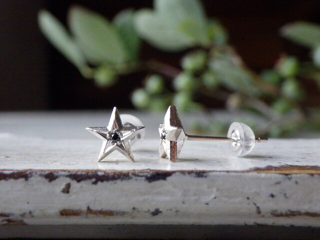 SV 星のスタッツダイアのピアス | iichi 日々の暮らしを心地よくするハンドメイドやアンティークのマーケットプレイス