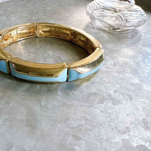 B160-【 Belle Noel 】ヴィンテージブレスレット U.S.A. Gold Tone Blue Ename | iichi 日々の暮らしを心地よくするハンドメイドやアンティークの ...
