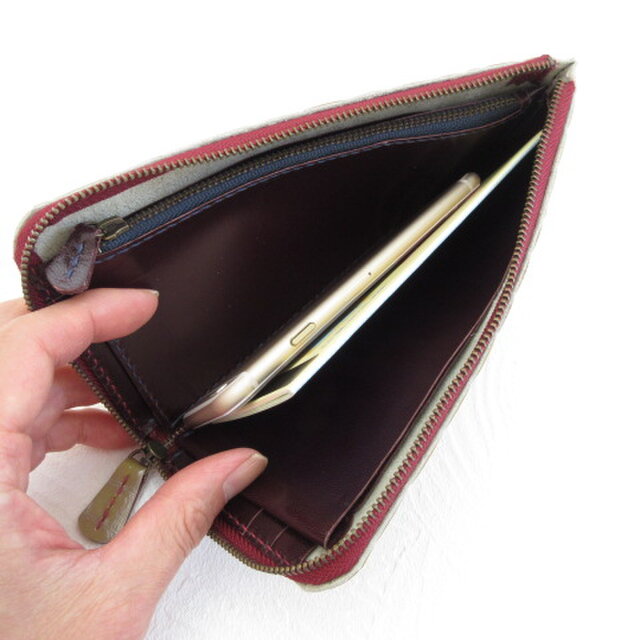 通帳もスリムに入る♪《エナメルレザー》型押しクロコ・L字ファスナーロングウォレット020 | iichi 日々の暮らしを心地よくするハンドメイドやアンティークのマーケットプレイス