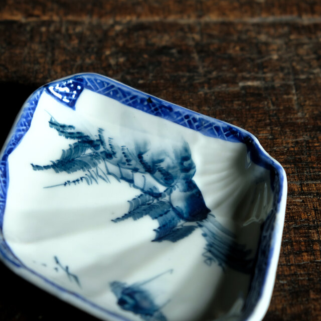 【サマー特価¥1000→¥500】お刺身を乗せたくなる 山水風景図 瀬戸焼 染付菱形皿 骨董・antique 大正〜昭和初期 | iichi 日々の暮らしを心地よくするハンドメイドや ...