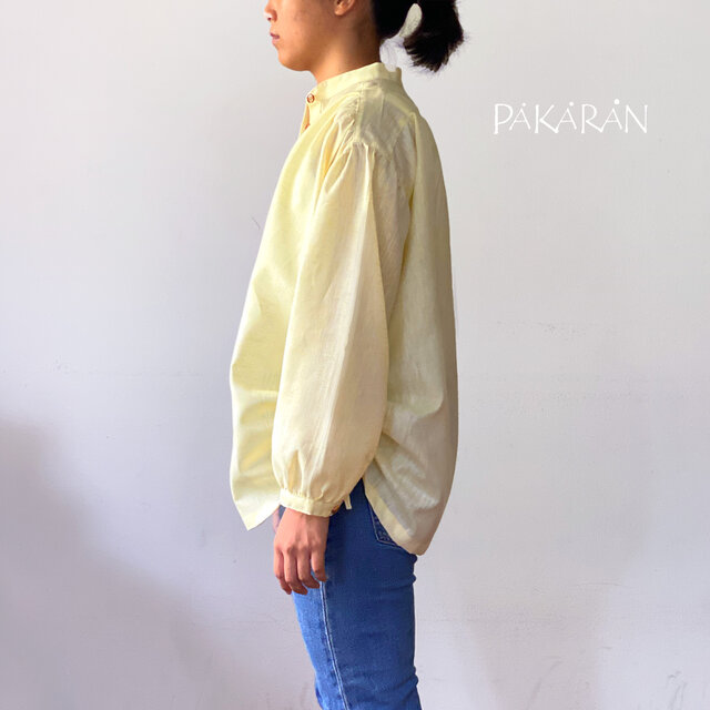 リネンコットン長袖シャツ サイドギャザー付き薄手ブラウス・レモンイエロー | iichi 日々の暮らしを心地よくするハンドメイドやアンティークのマーケットプレイス