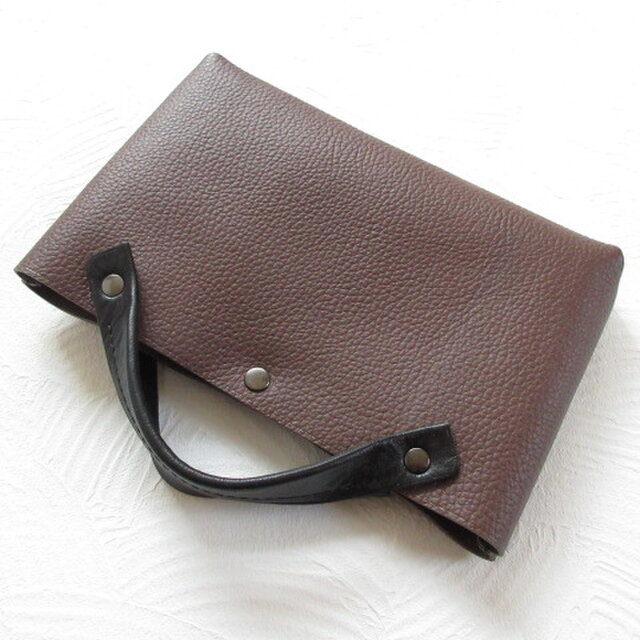 《牛革》便利で可愛い♪使って楽しい♪バッグインバッグ・ダークブラウン・016 | iichi 日々の暮らしを心地よくするハンドメイドやアンティークのマーケットプレイス