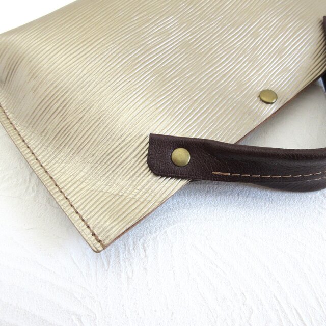 バッグインにも使えて小さくお出掛け♪《牛革》ミニマルトート・ブロンズ・072 | iichi 日々の暮らしを心地よくするハンドメイドやアンティークのマーケットプレイス