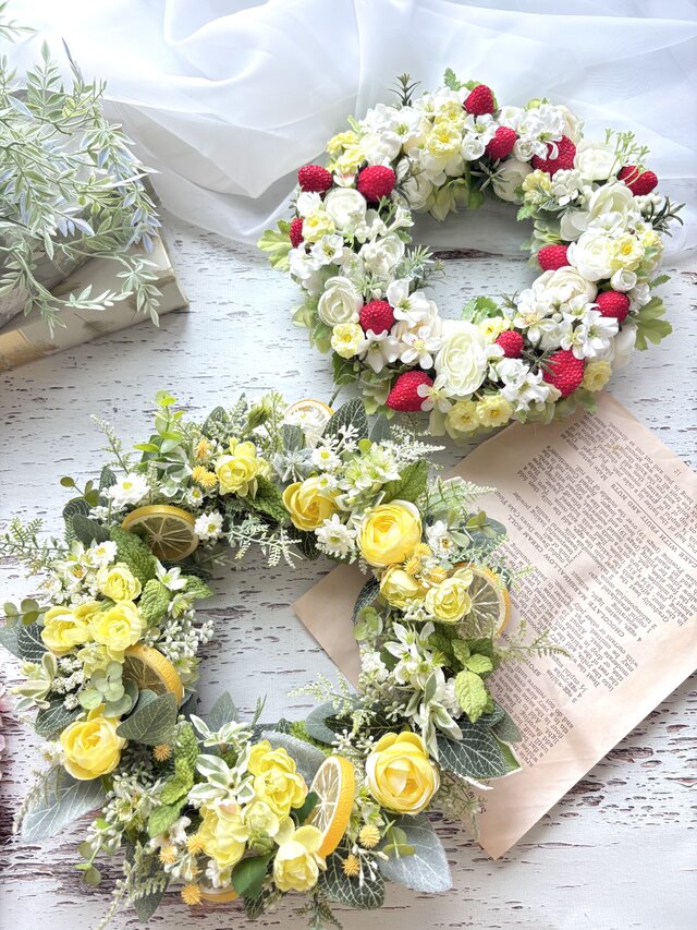 いちごのふんわりリース（BOXつき）／アーティフィシャルフラワー | iichi 日々の暮らしを心地よくするハンドメイドやアンティークのマーケットプレイス