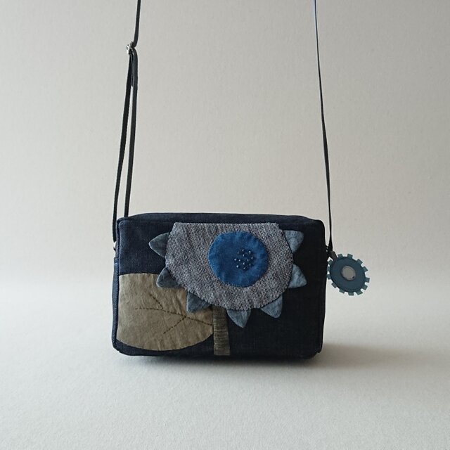 '25 HIMAWARI DENIM MINI POCHETTE | iichi 日々の暮らしを心地よくするハンドメイドやアンティークのマーケットプレイス