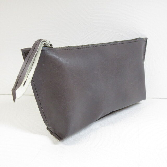 三角フリーポーチ《ゴートスキン》スムース・グレー・004 | iichi 日々の暮らしを心地よくするハンドメイドやアンティークのマーケットプレイス