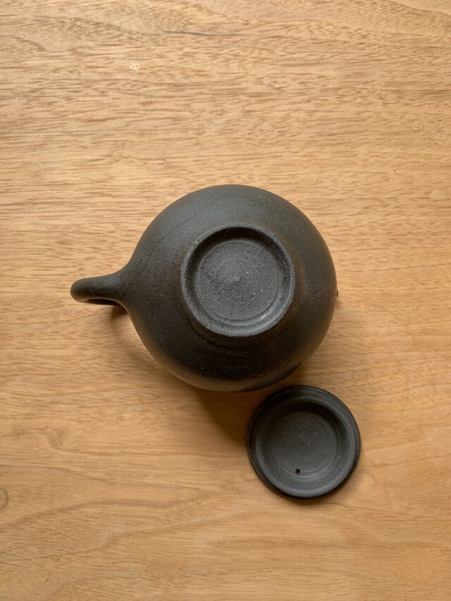 珠洲焼の急須 2 | iichi 日々の暮らしを心地よくするハンドメイドやアンティークのマーケットプレイス