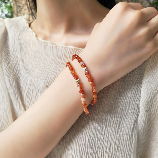 サードニクス・カーネリアンの一連ブレスレット ～金蓮花（キンレンカ） | iichi 日々の暮らしを心地よくするハンドメイドやアンティークのマーケットプレイス