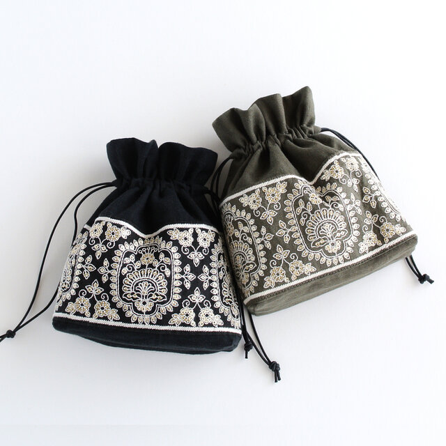 インド刺繍リボンのマチのある巾着ポーチ ブラック | iichi 日々の暮らしを心地よくするハンドメイドやアンティークのマーケットプレイス