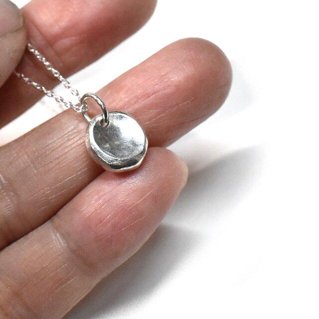 シルバープチネックレス pu-01 | iichi 日々の暮らしを心地よくするハンドメイドやアンティークのマーケットプレイス