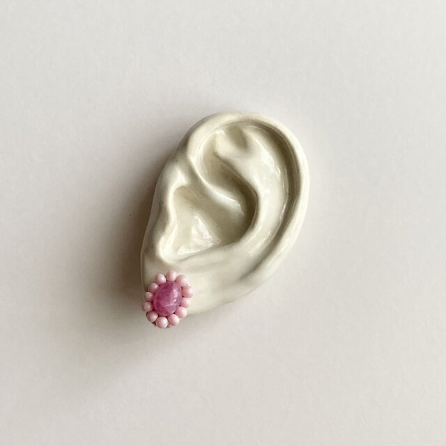 Pink×Pinkイヤリング | iichi 日々の暮らしを心地よくするハンドメイドやアンティークのマーケットプレイス