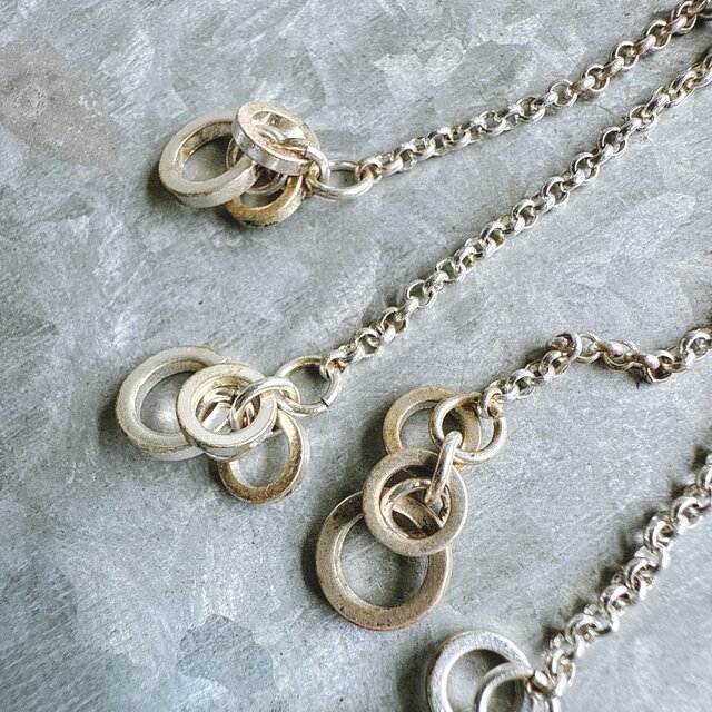 PA405-【 AVON 】エイボン・ヴィンテージピアス 2006 "MULTI CIRCLE DROP EARRINGS" | iichi 日々の暮らしを心地よくするハンドメイドや ...