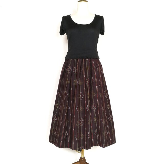 紬リメイク＊タックスカート | iichi 日々の暮らしを心地よくするハンドメイドやアンティークのマーケットプレイス