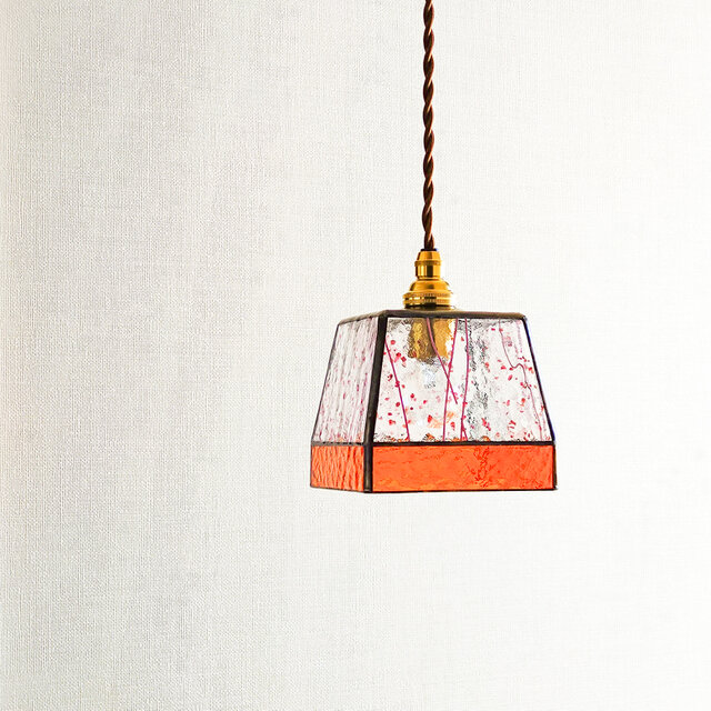 つぶつぶフリットガラスのペンダントライト＊ピンクオレンジ ステンドグラス E17 | iichi 日々の暮らしを心地よくするハンドメイドやアンティークのマーケットプレイス