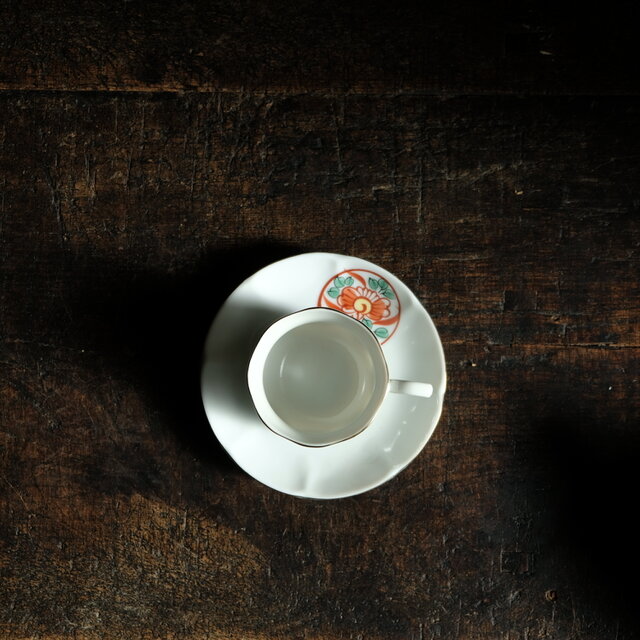 【サマー特価¥1200→¥750】赤絵で素敵 美濃焼 花文赤絵金彩カップ＆ソーサー 和食器 現代品 茶器 器 転写 | iichi 日々の暮らしを心地よくするハンドメイドやアンティークの ...