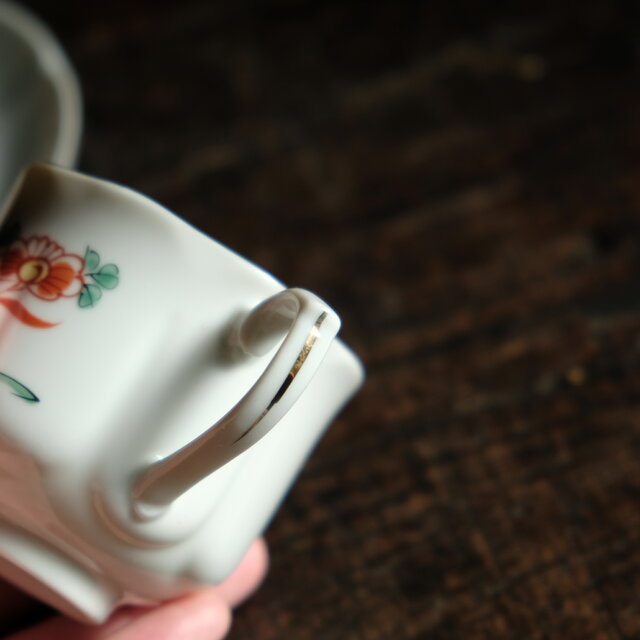 【サマー特価¥1200→¥750】赤絵で素敵 美濃焼 花文赤絵金彩カップ＆ソーサー 和食器 現代品 茶器 器 転写 | iichi 日々の暮らしを心地よくするハンドメイドやアンティークの ...