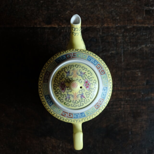【サマー特価¥3500→¥2500】中国景徳鎮 萬寿無疆。花唐草文色絵急須 茶器 黄色 チャイナレトロ パステルカラー | iichi 日々の暮らしを心地よくするハンドメイドやアンティークの ...