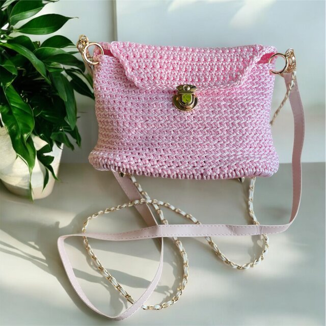 クロシェ ミニショルダーバッグ かぎ編みバッグ crochet mini shoulder bag | iichi 日々の暮らしを心地よくするハンドメイドやアンティークのマーケットプレイス