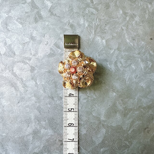 Y1174-【ERICA LYONS】 ヴィンテージイヤリング 1980s Pink Amber Beaded Floral | iichi 日々の暮らしを心地よくするハンドメイドや ...