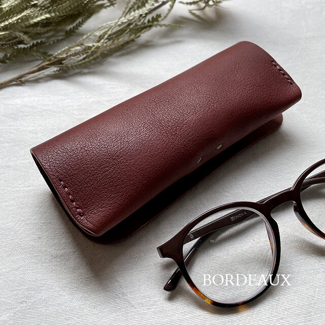 [シュナウザー] メガネケース(M) | iichi 日々の暮らしを心地よくするハンドメイドやアンティークのマーケットプレイス